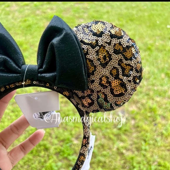 Disney | Accessories | Walt Disney World Leopard Print Sequined Minnie ...